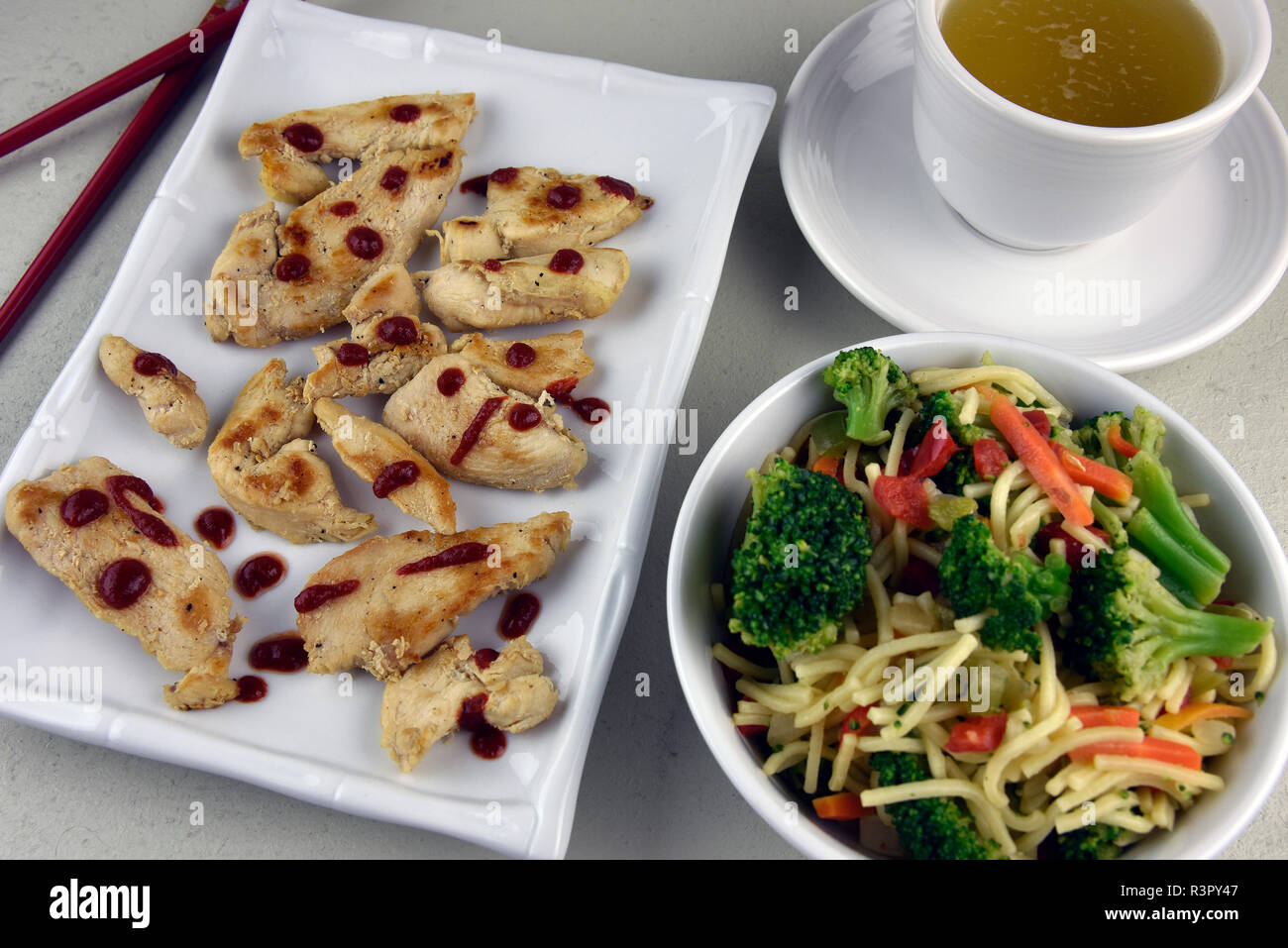 Oriental Chicken Entree Stock Photo - Alamy