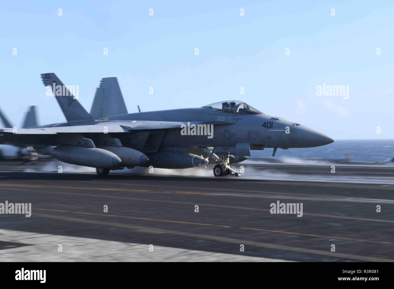 181121-N-IG466-0263 MEDITERRANEAN SEA (Nov. 21, 2018) An F/A-18E Super ...