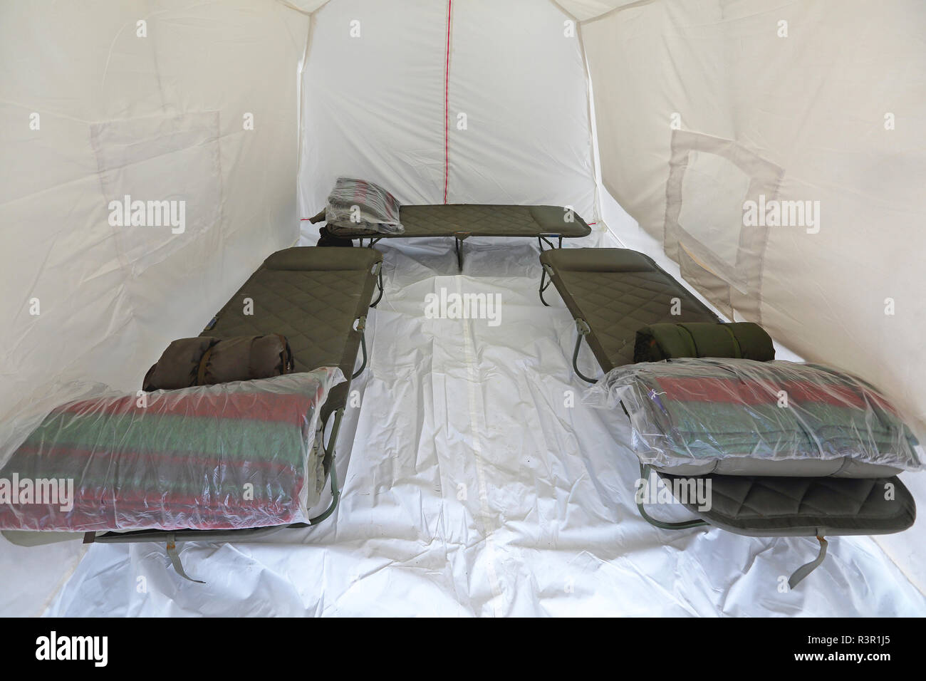 Disaster shelter beds hi-res stock photography and images - Alamy