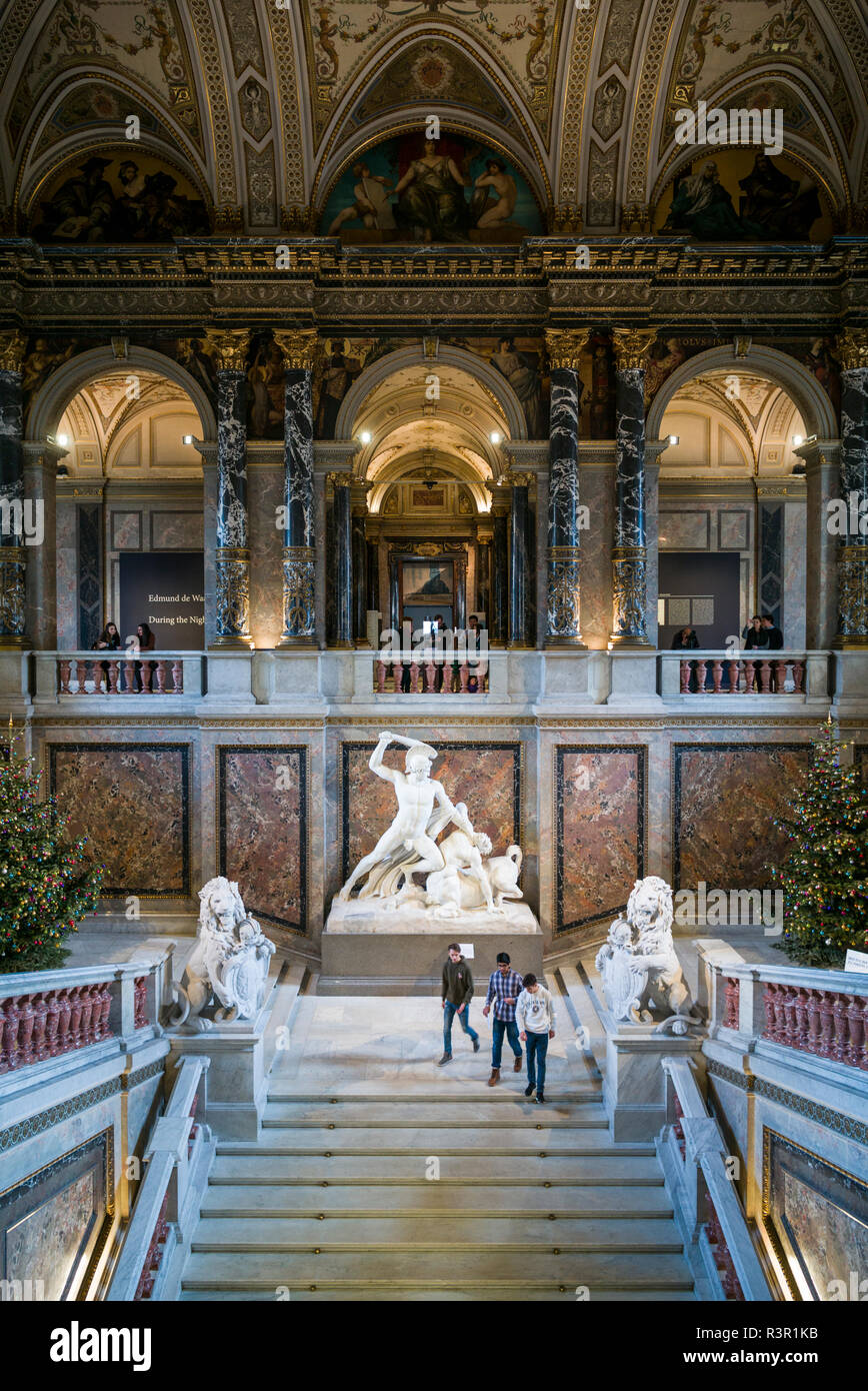Austria, Vienna, Kunsthistoriches Museum, Art History Museum interior ...