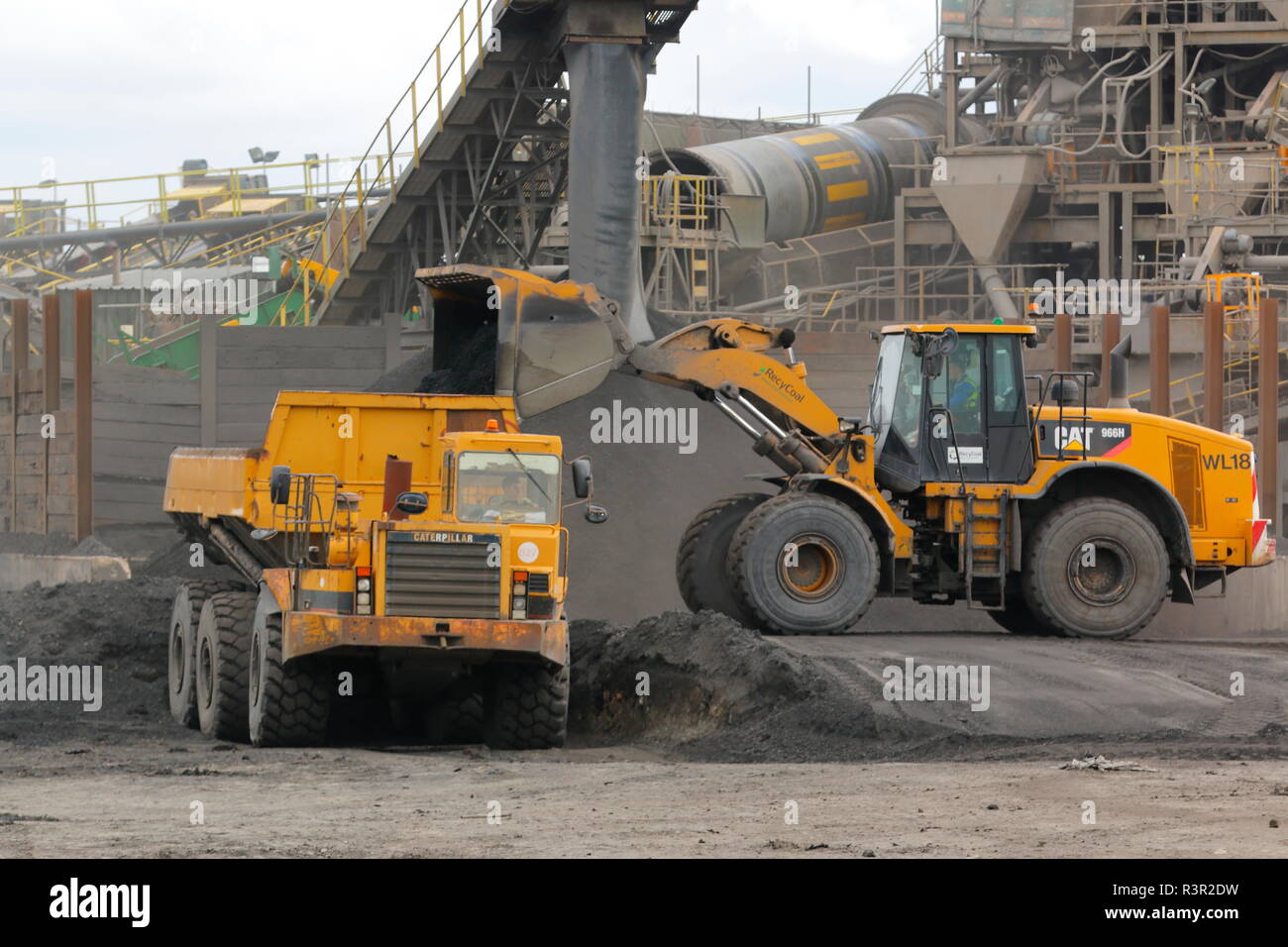 A Caterpillar 966 loading shovel loading a Caterpillar 400D ADT on the Recycoal Coal Recycling ...