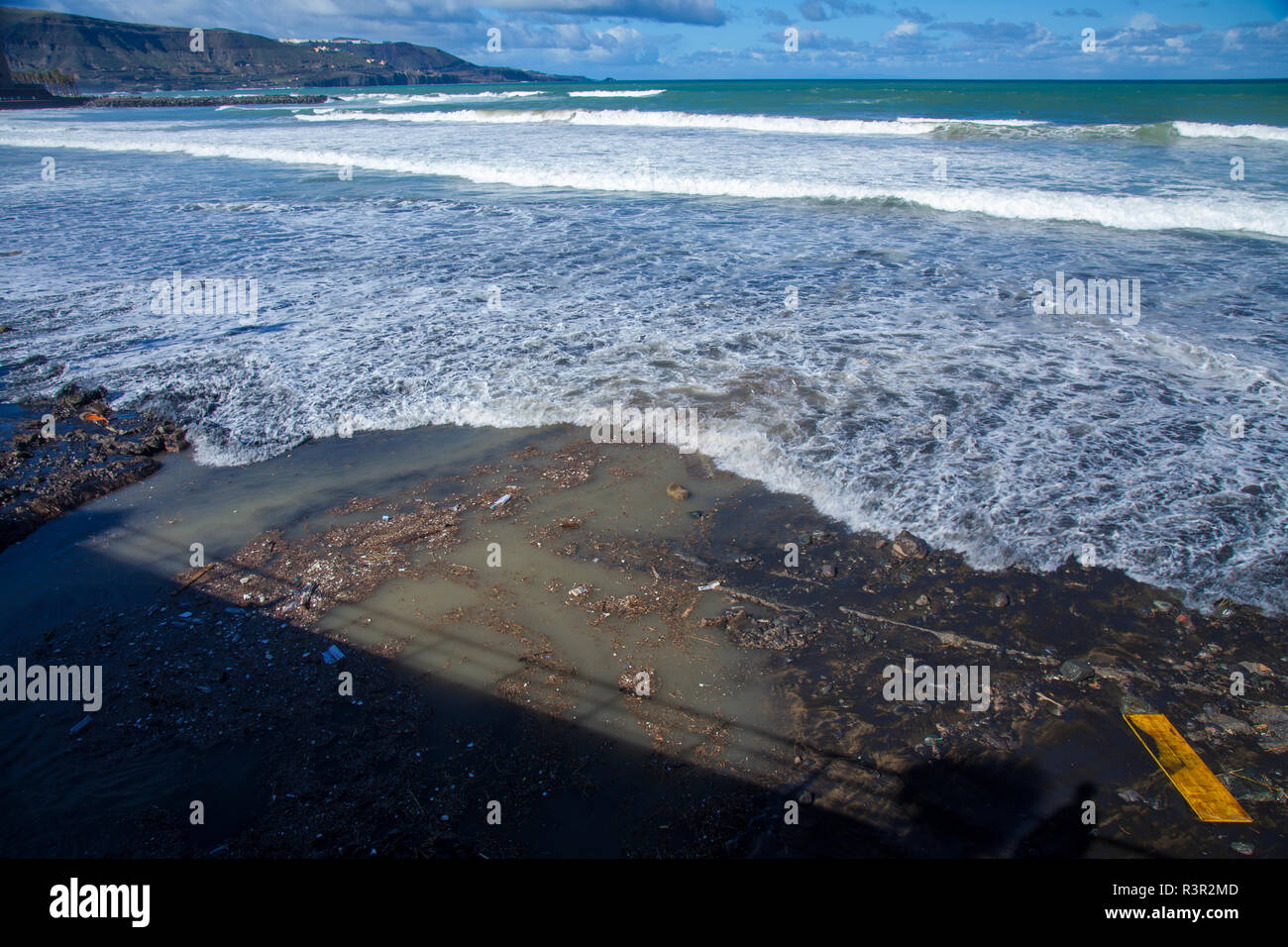 Raising beach levels hi-res stock photography and images - Alamy