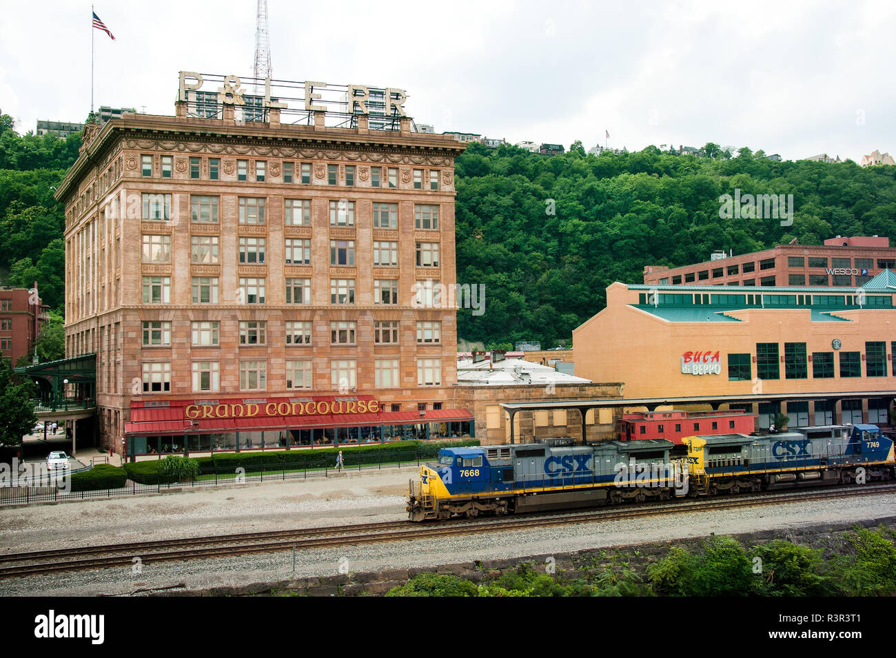 Station Square is an indoor and outdoor shopping and entertainment ...