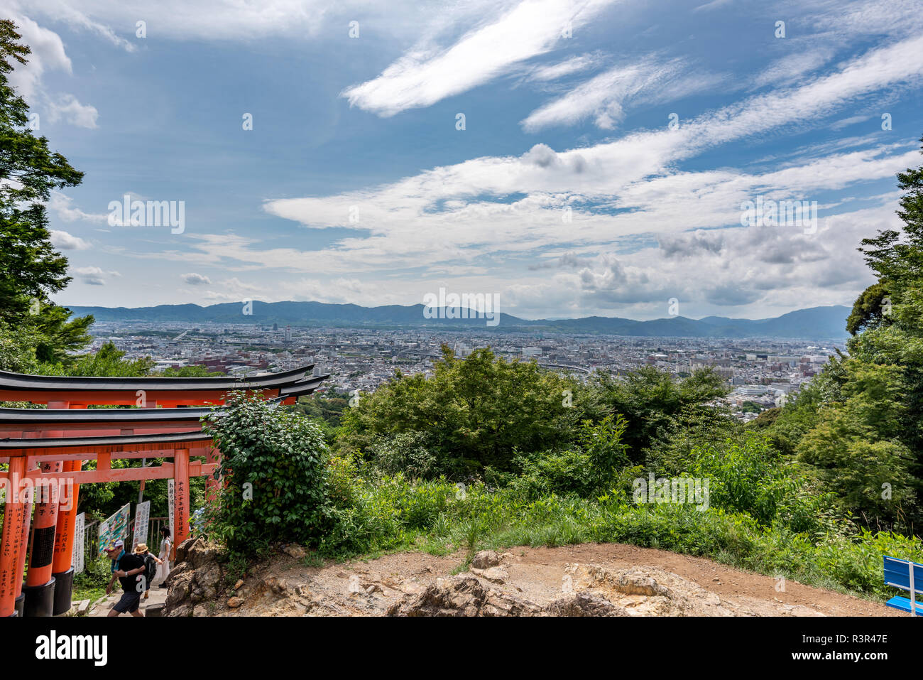 Fushima inari shrine hi-res stock photography and images - Alamy