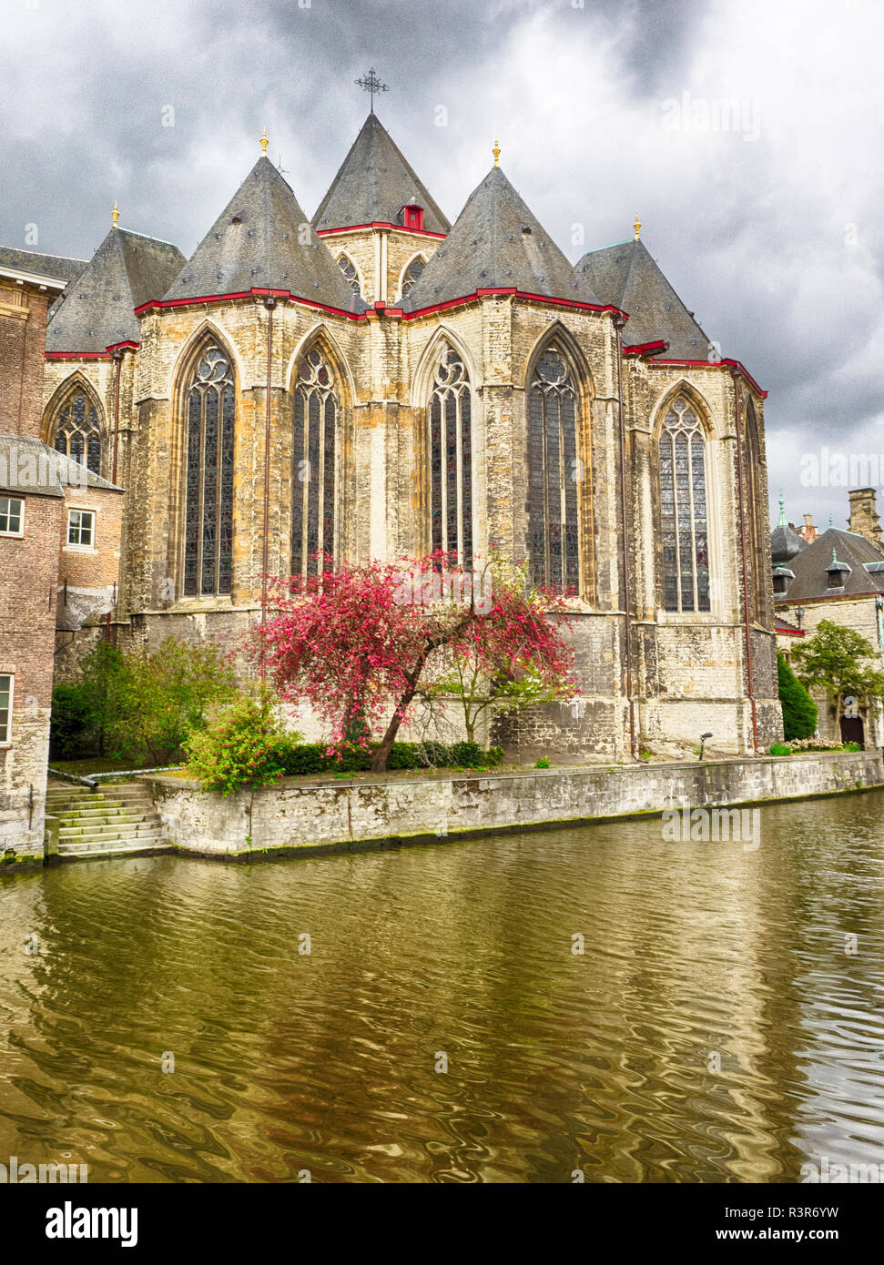 Church beside river leie hi-res stock photography and images - Alamy