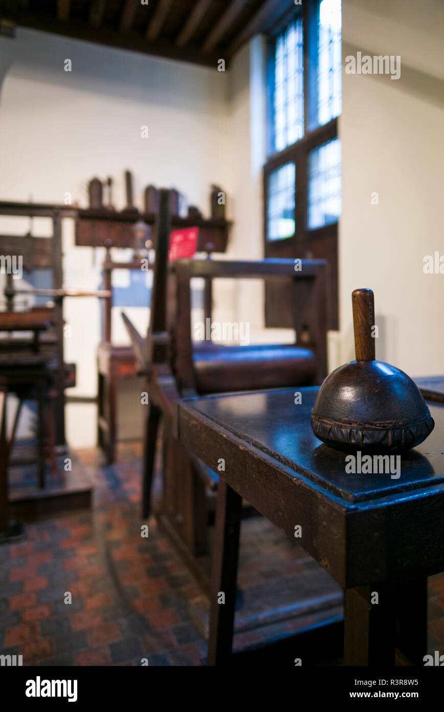 Early printing press hi-res stock photography and images - Alamy