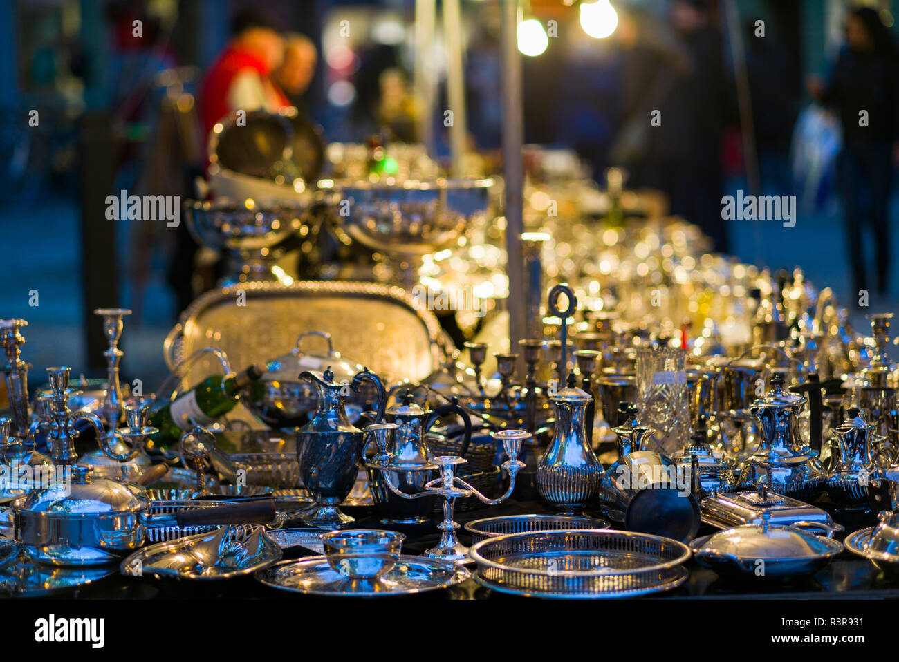 Antique market in belgium hi-res stock photography and images - Alamy