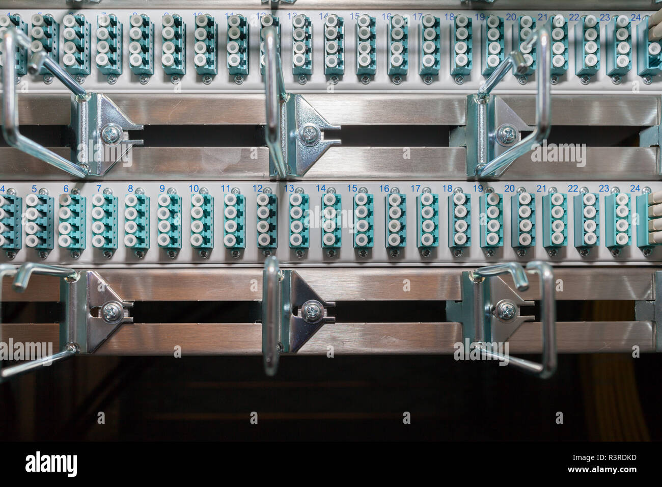 Netzwerk rack hi-res stock photography and images - Alamy