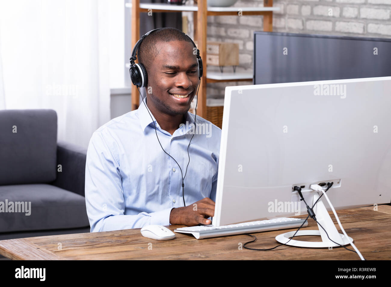 Composing music computer hi-res stock photography and images - Alamy