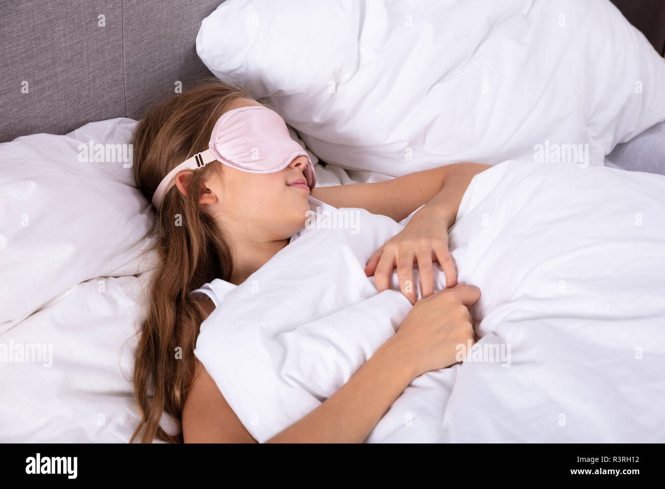 Happy sleeping children bed hi-res stock photography and images - Alamy