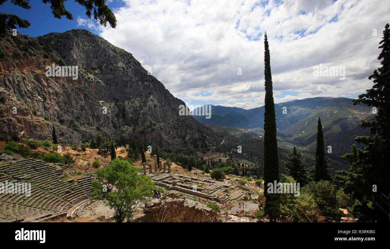 Apollo delphi sanctuary hi-res stock photography and images - Alamy