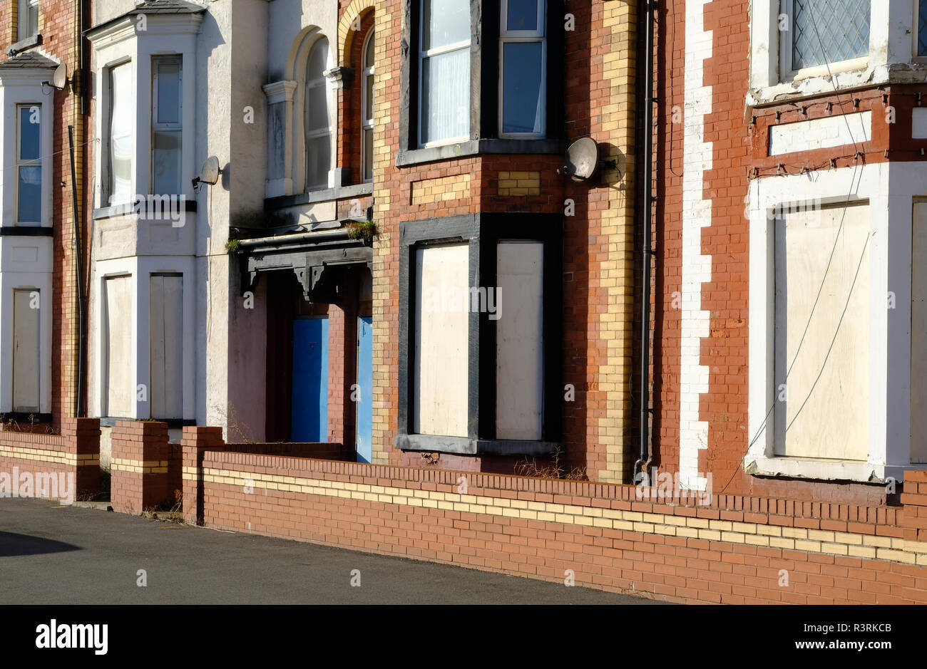 Terraced Street Empty Houses High Resolution Stock Photography and ...