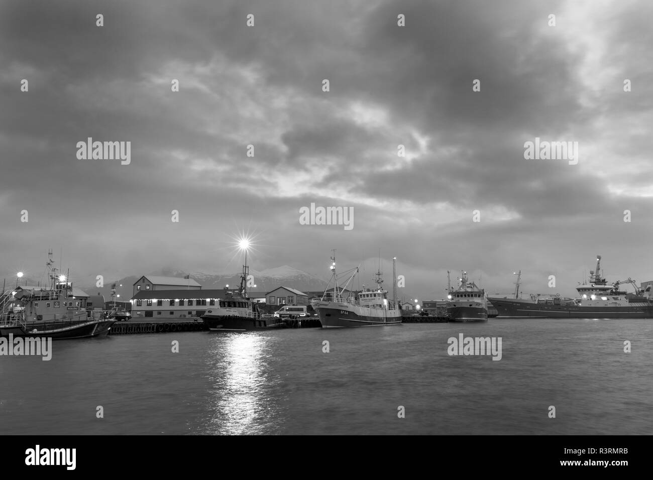 Ships in harbor iceland hi-res stock photography and images - Alamy