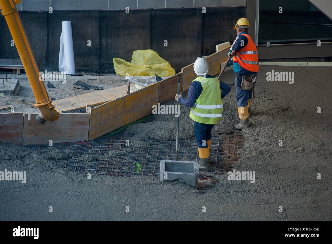 Network builder hi-res stock photography and images - Alamy