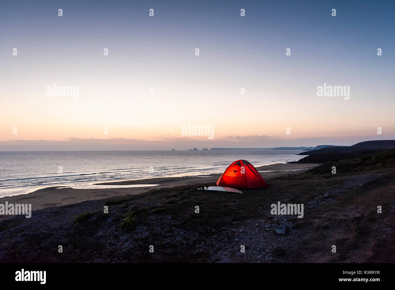 The red tent hi-res stock photography and images - Alamy