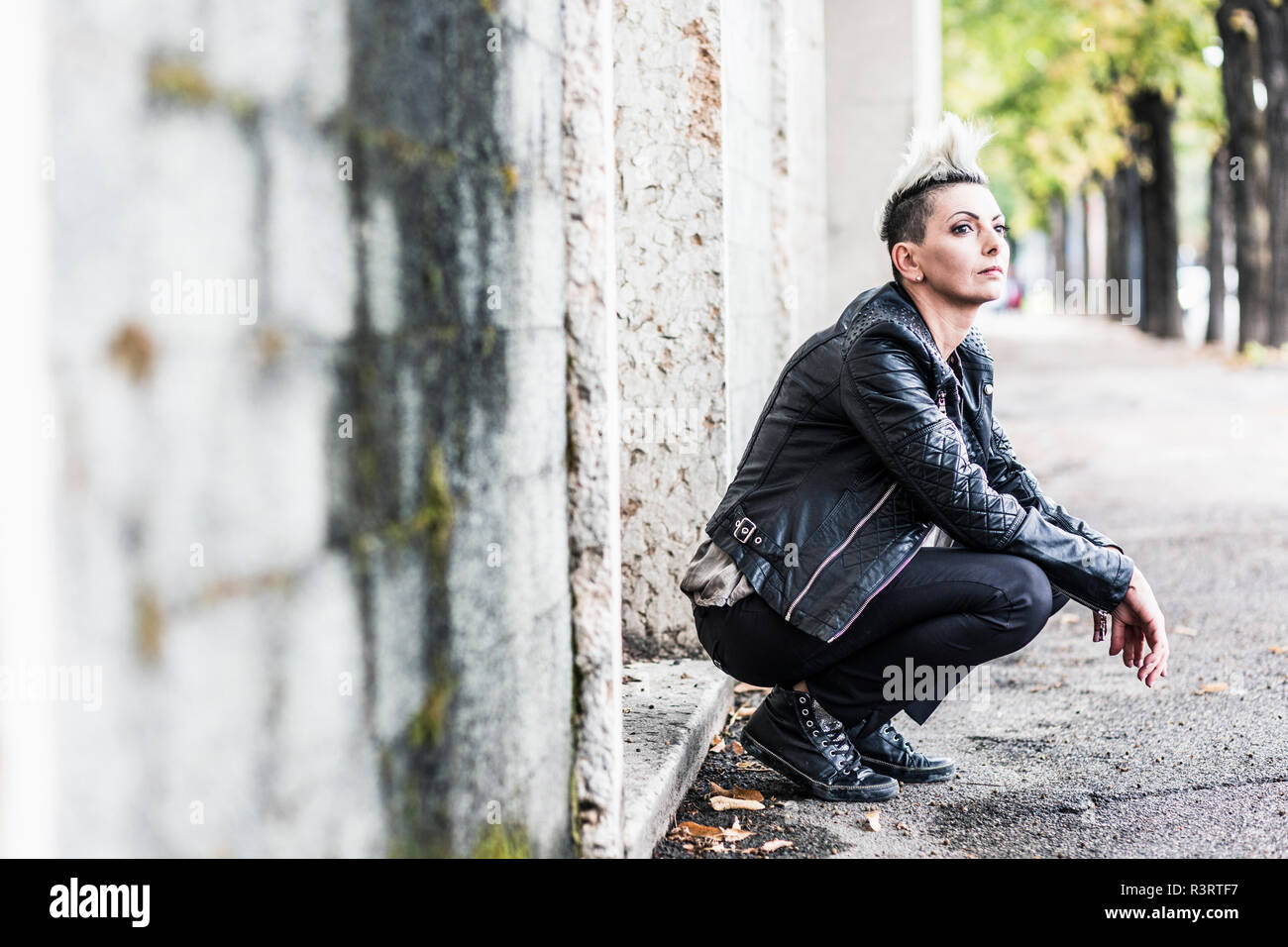Punk women hanging out hi-res stock photography and images - Alamy