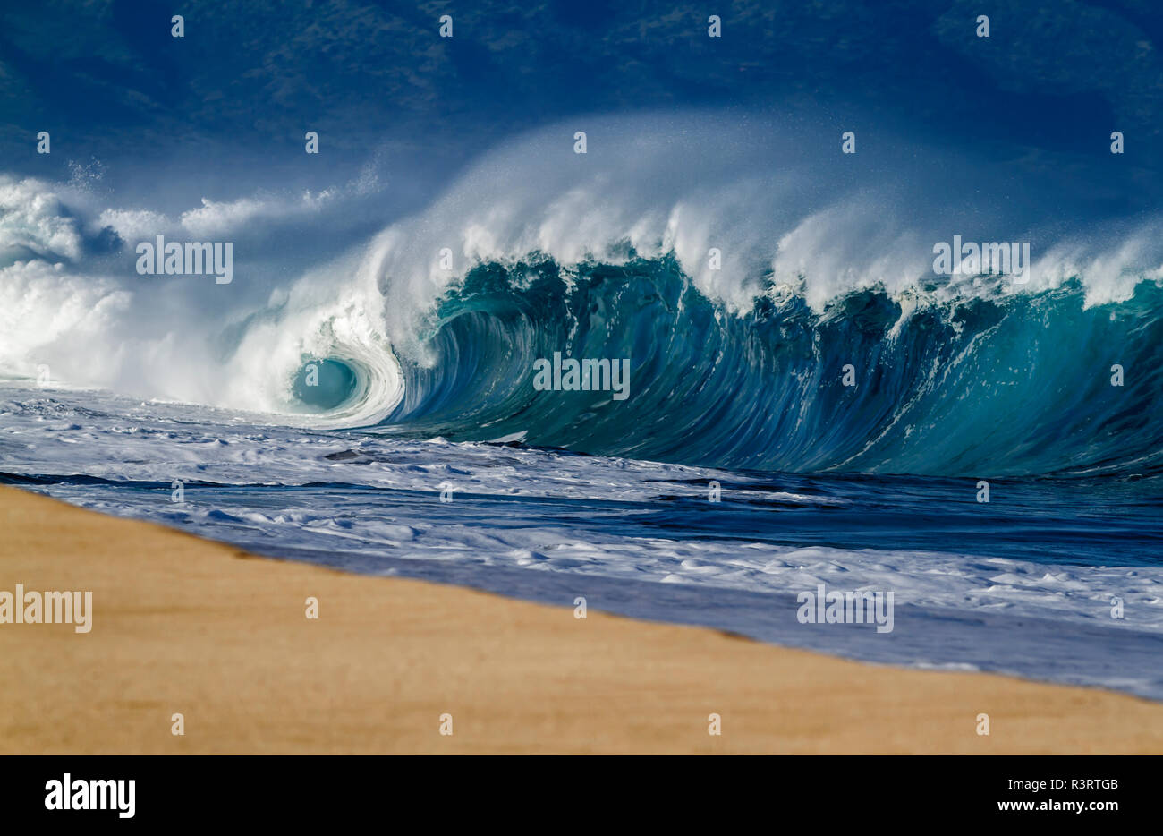 Shorebreak Waves Beach Hawaii High Resolution Stock Photography and ...