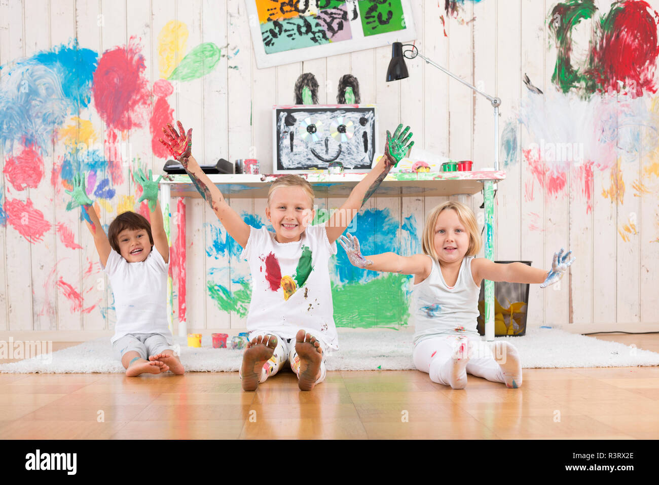 Painting with finger hi-res stock photography and images - Alamy