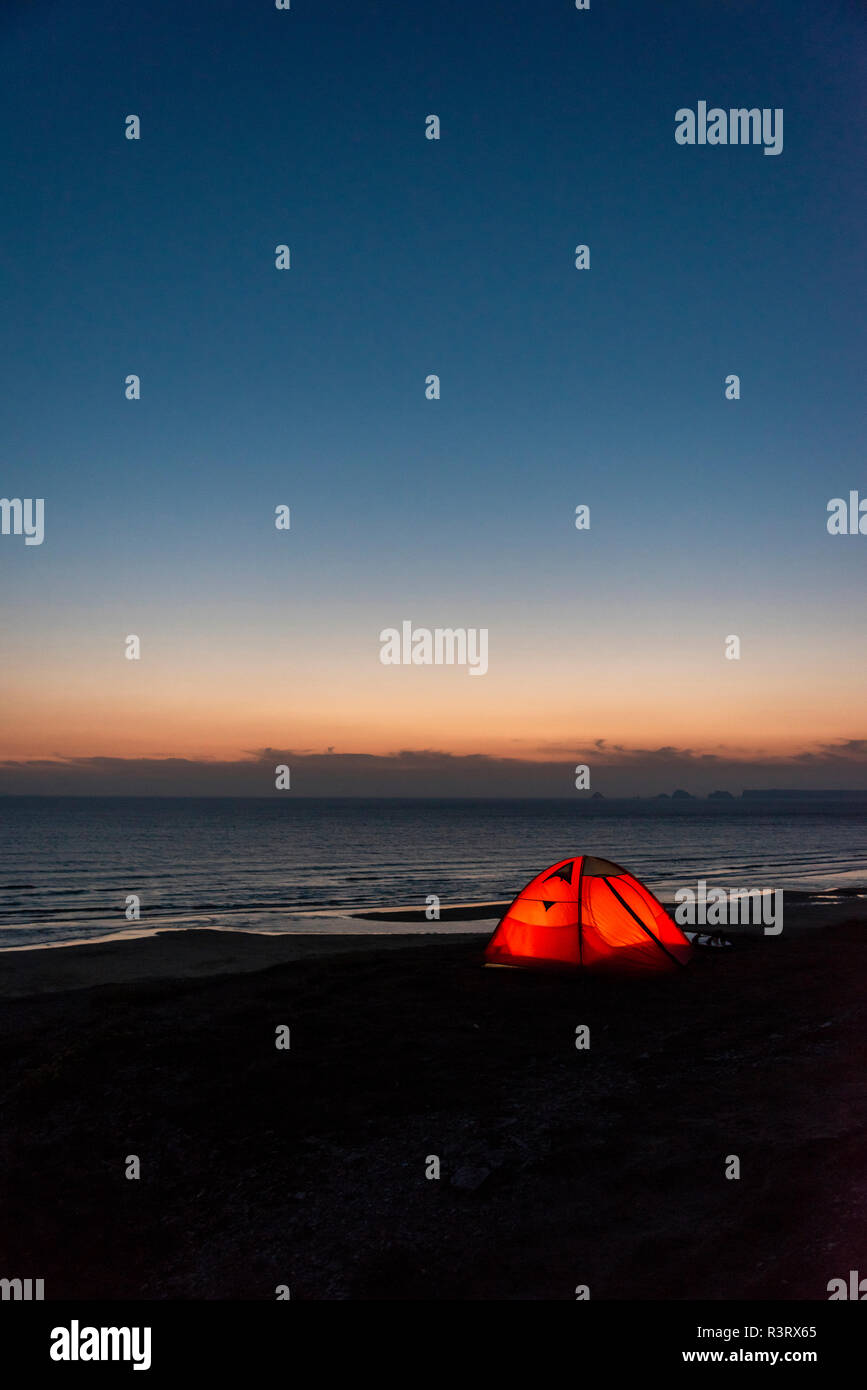 Red and blue tent hi-res stock photography and images - Alamy