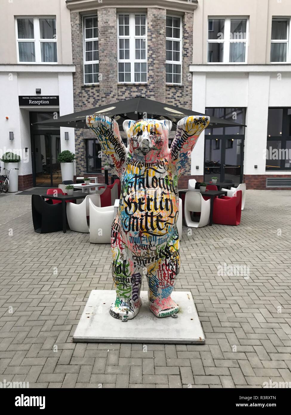 Berlin bear symbol emblem city hi-res stock photography and images - Alamy