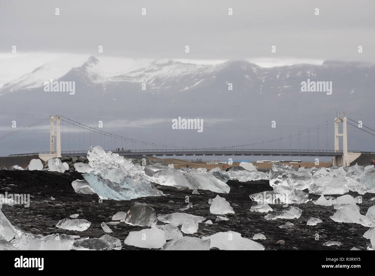 Bridge glacier lagoon hi-res stock photography and images - Alamy