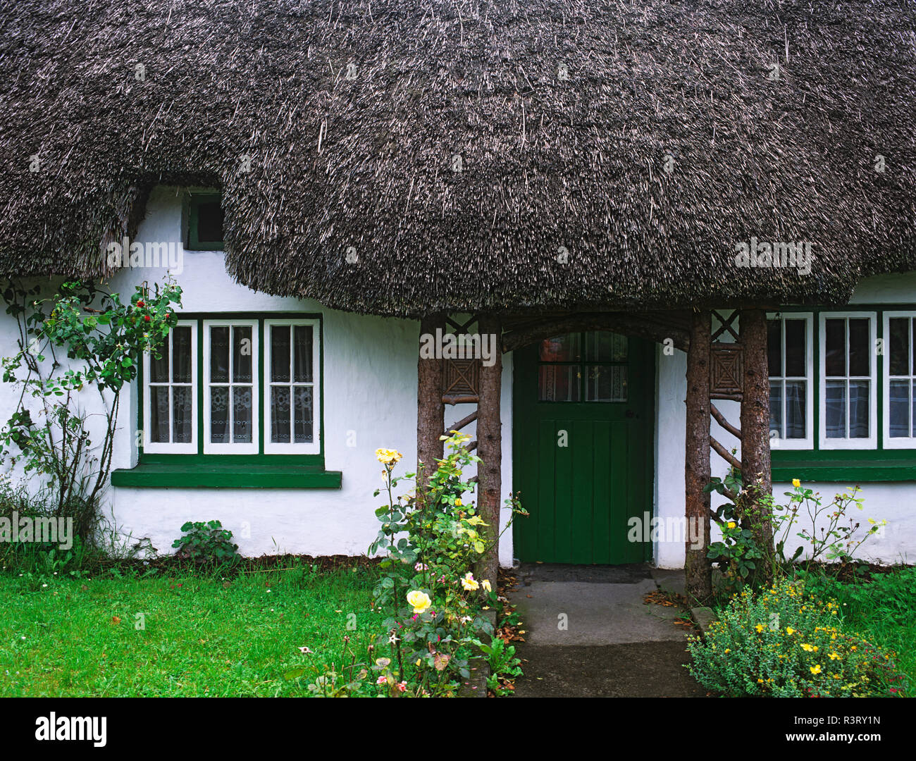 Thatched Cottage Adare High Resolution Stock Photography and Images - Alamy