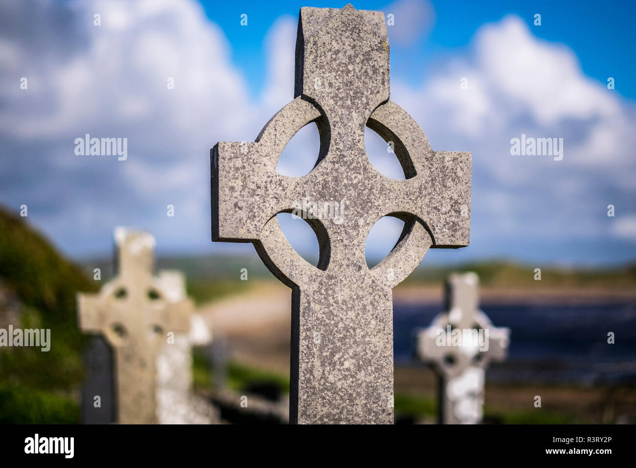 Ireland, Clare Abbey, Celtic cross Stock Photo - Alamy