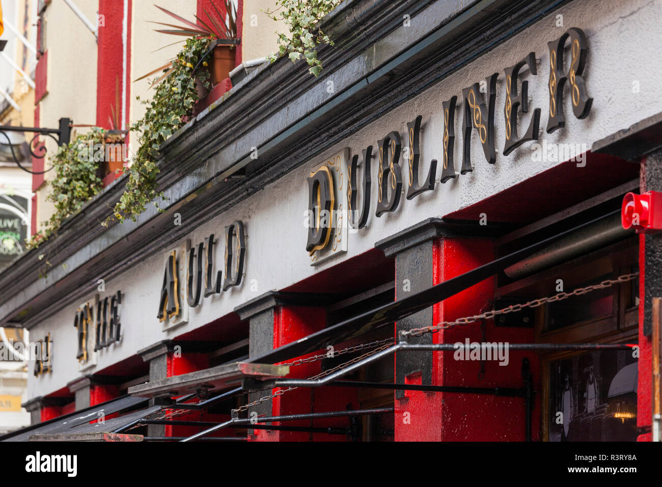 Ireland, Dublin, Temple Bar, traditional pub exterior, The Auld ...