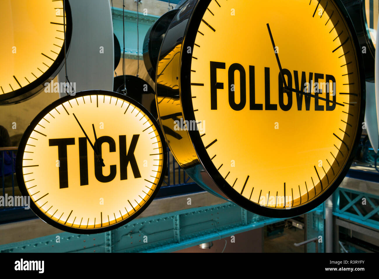 Guinness clock hi-res stock photography and images - Alamy