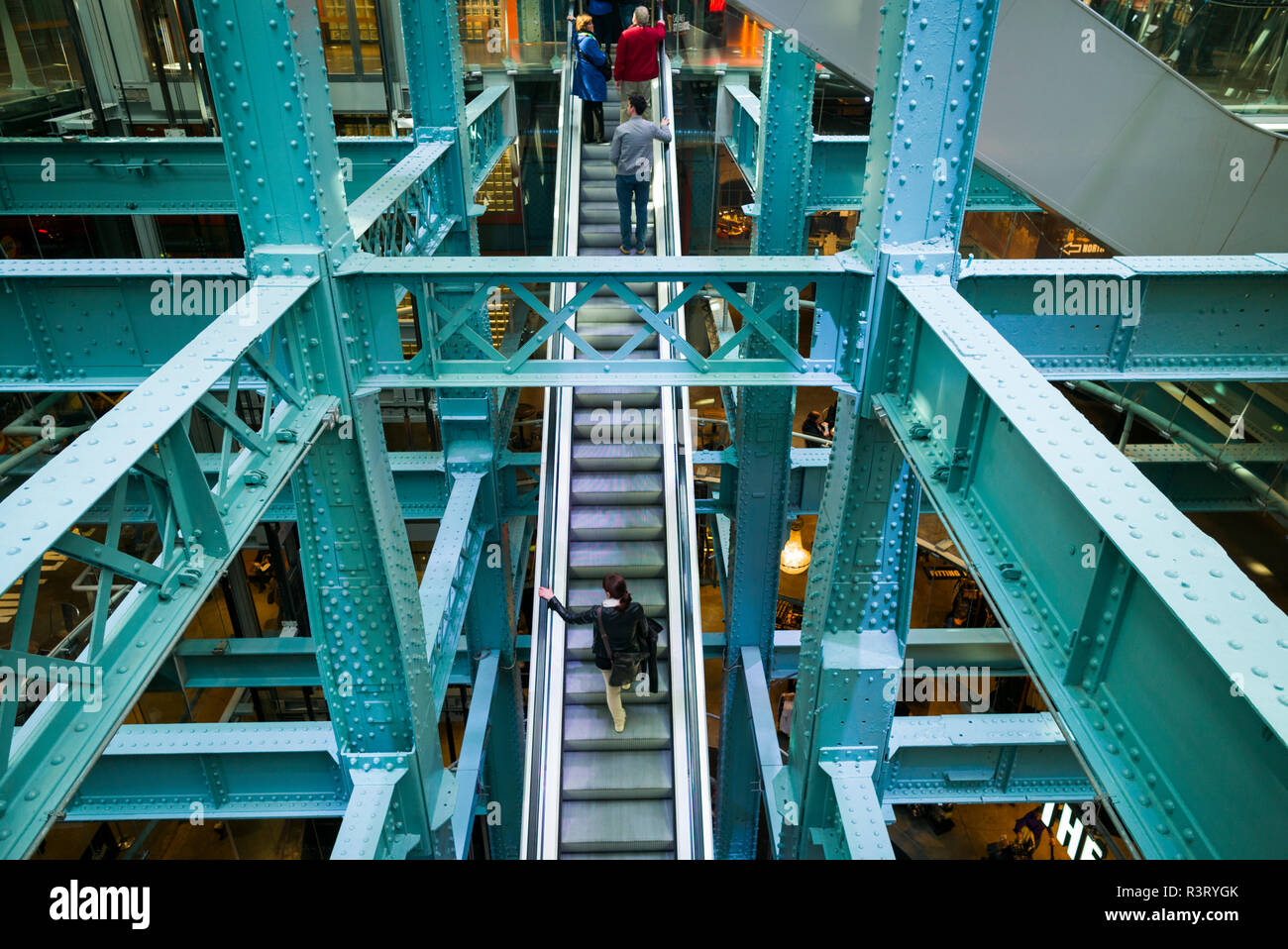 Guinness dublin storehouse interior hi-res stock photography and images ...