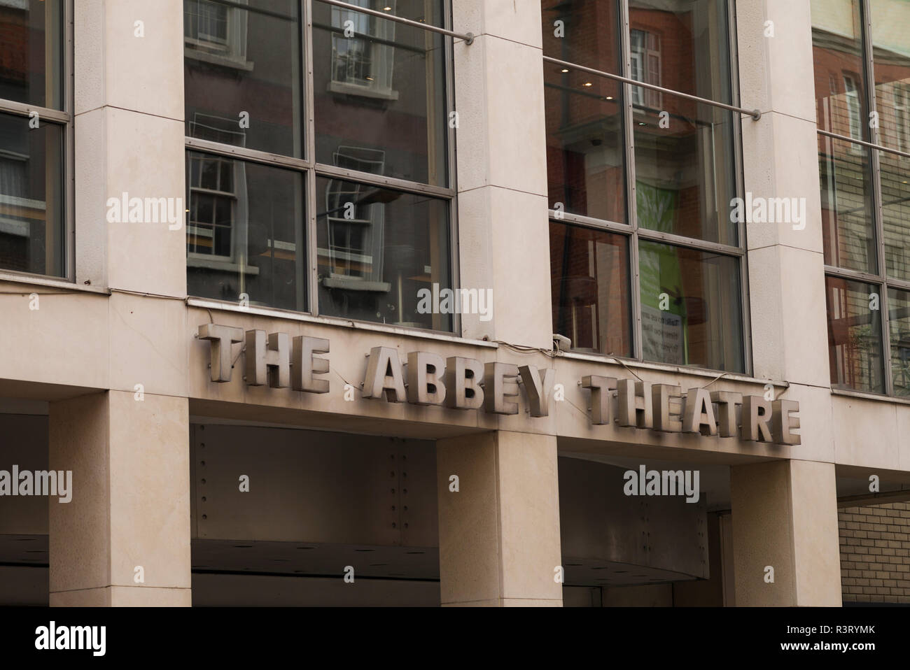 Abbey theater dublin hi-res stock photography and images - Alamy