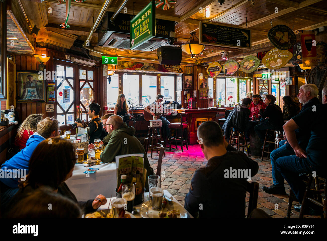 Interior temple bar pub dublin hi-res stock photography and images - Alamy