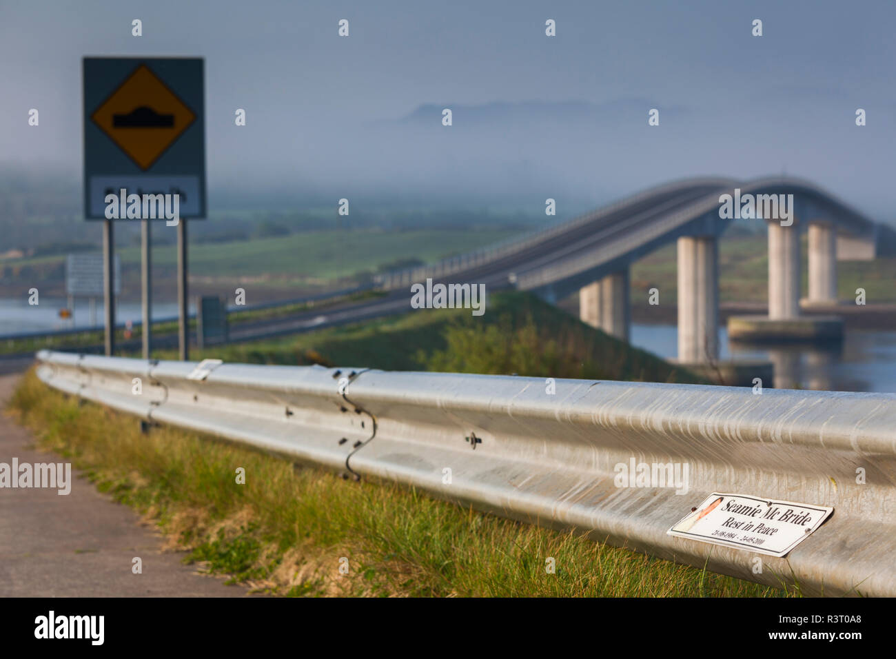 Ireland, County Donegal, Fanad Peninsula, Carrigart, Carrigart Bridge ...