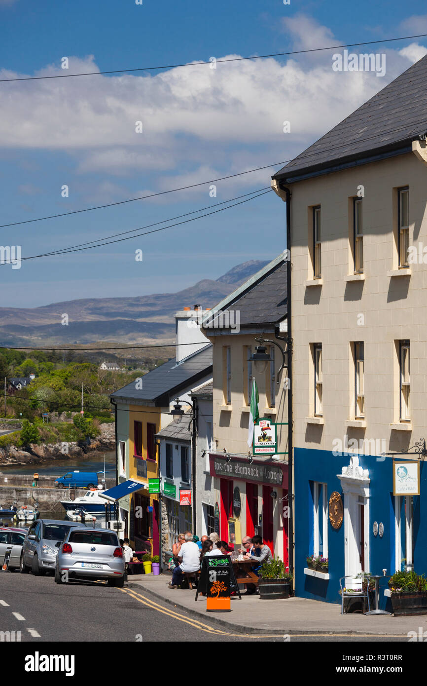 Village of roundstone hi-res stock photography and images - Alamy