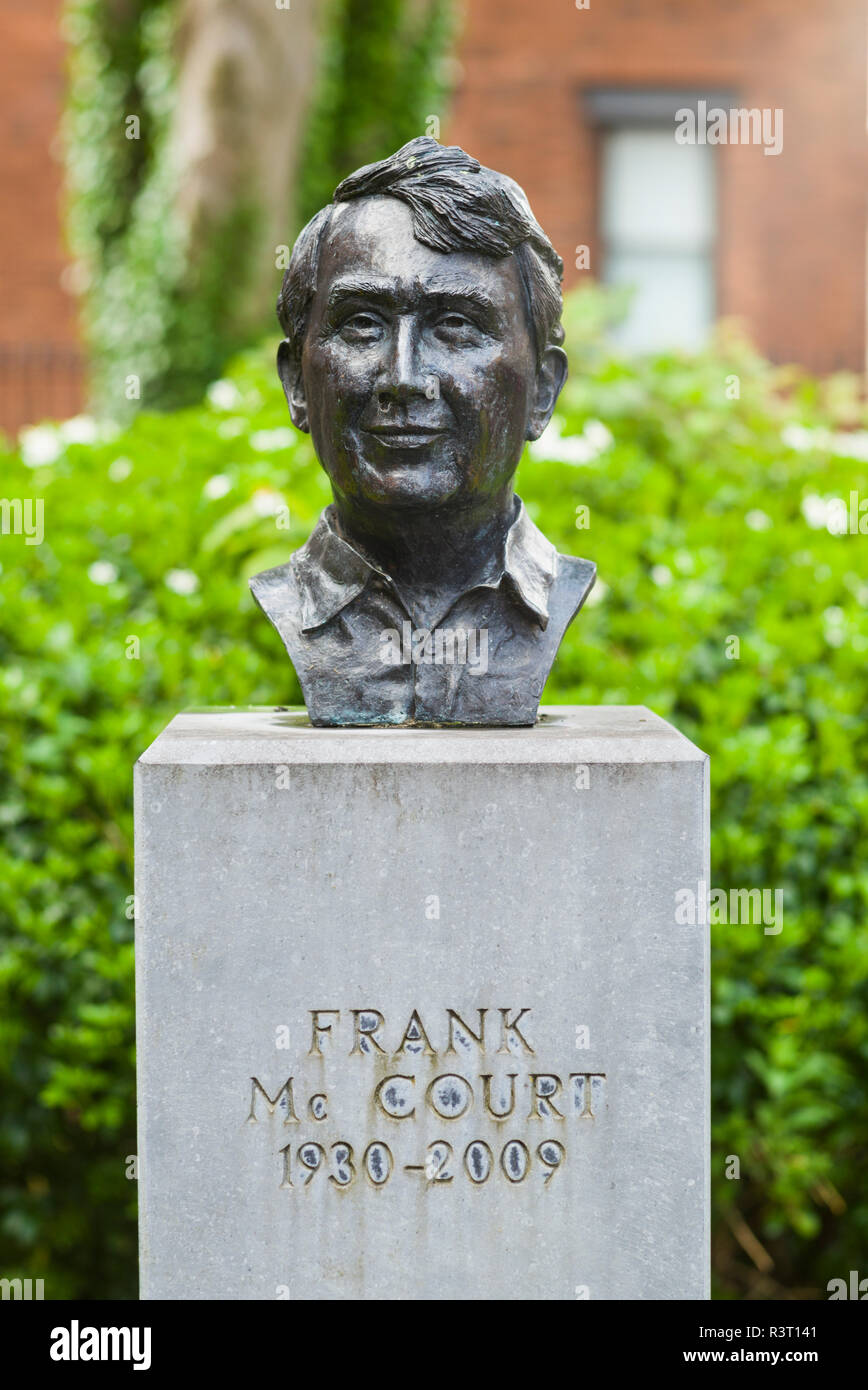 Ireland, County Limerick, Limerick City, Frank McCourt Museum, bust of ...