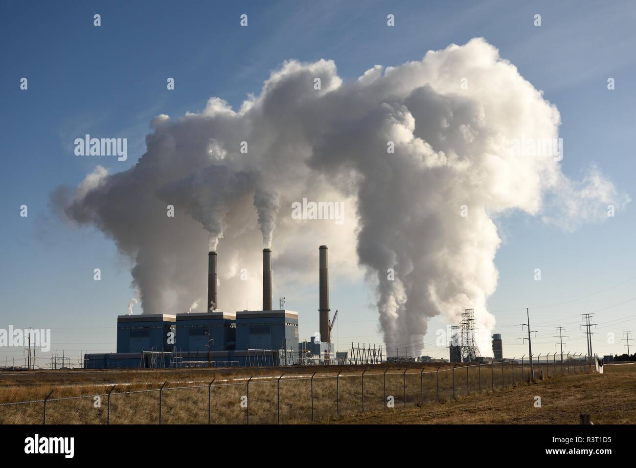 Smoke stacks hi-res stock photography and images - Alamy