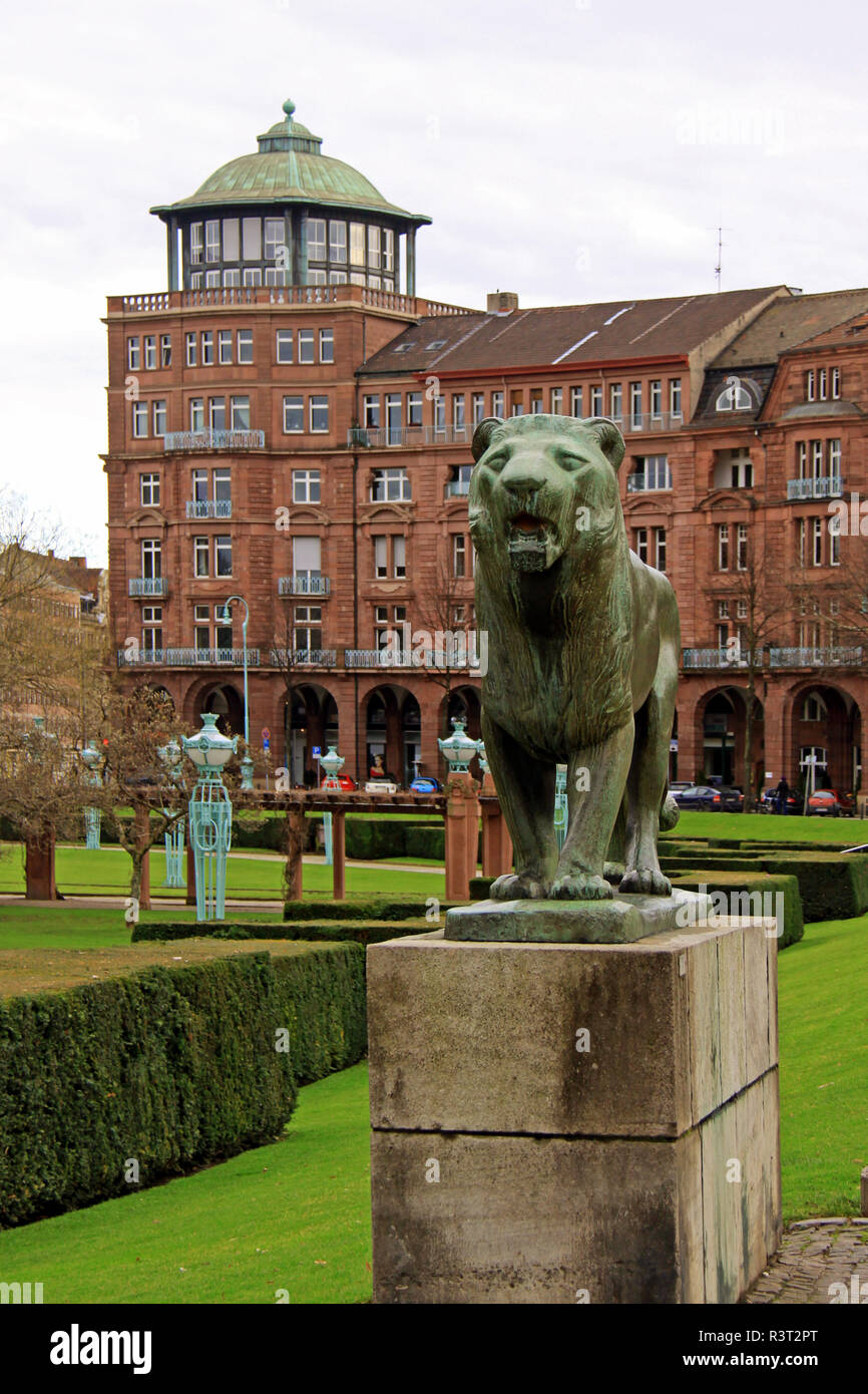 Riding lion hi-res stock photography and images - Alamy