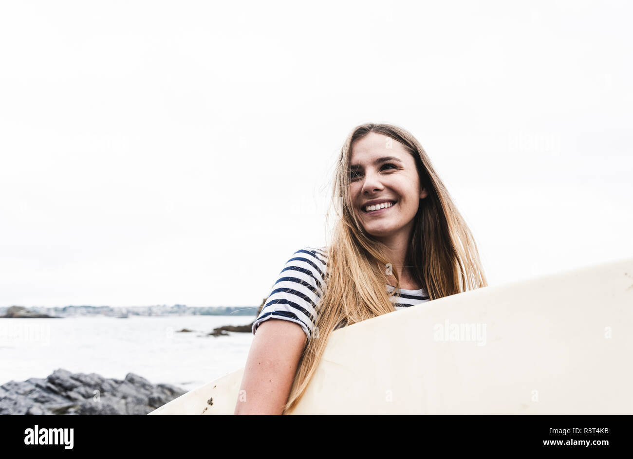 Shoulder ride beach hi-res stock photography and images - Alamy