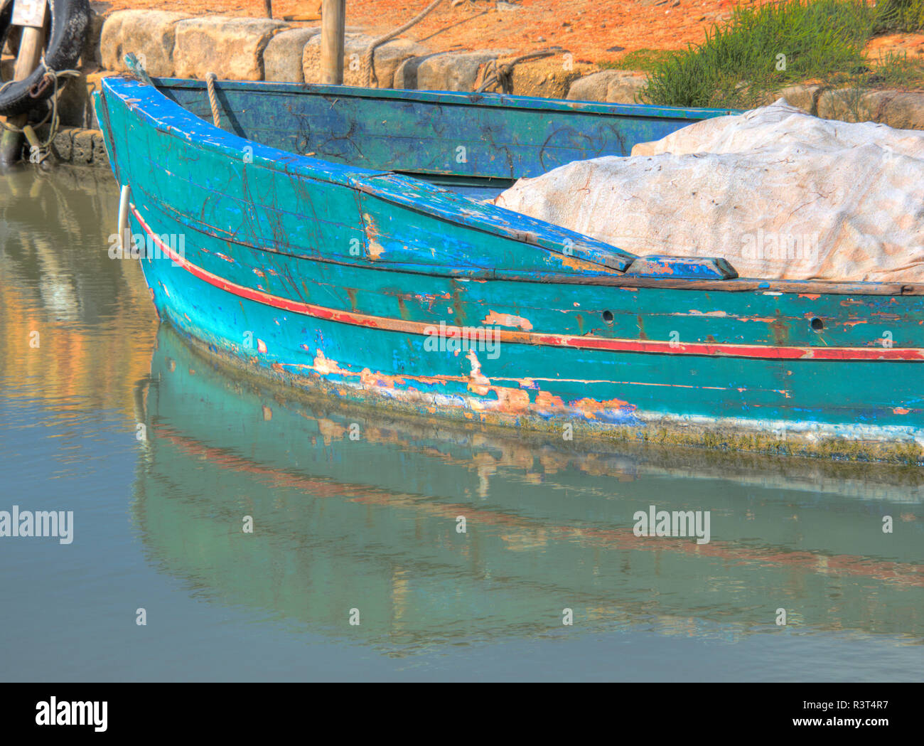 Colorful mirror work hi-res stock photography and images - Alamy