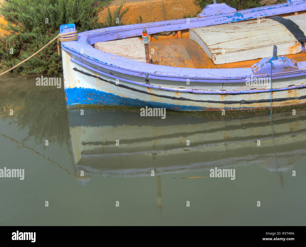 Colorful mirror work hi-res stock photography and images - Alamy