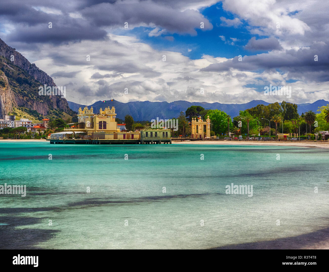 Stabilimento balneare hi-res stock photography and images - Alamy
