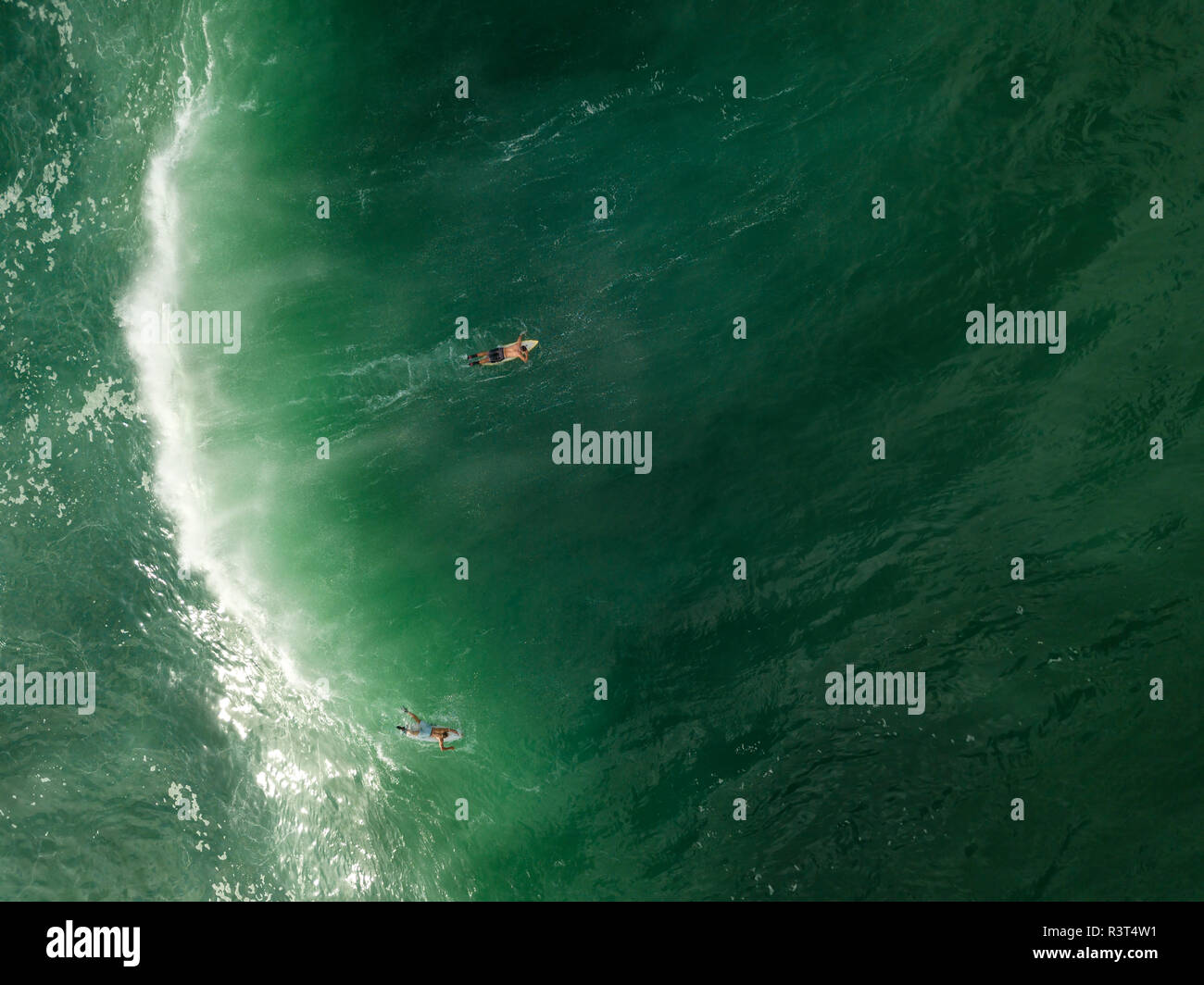 Surfboarding aerial hi-res stock photography and images - Alamy