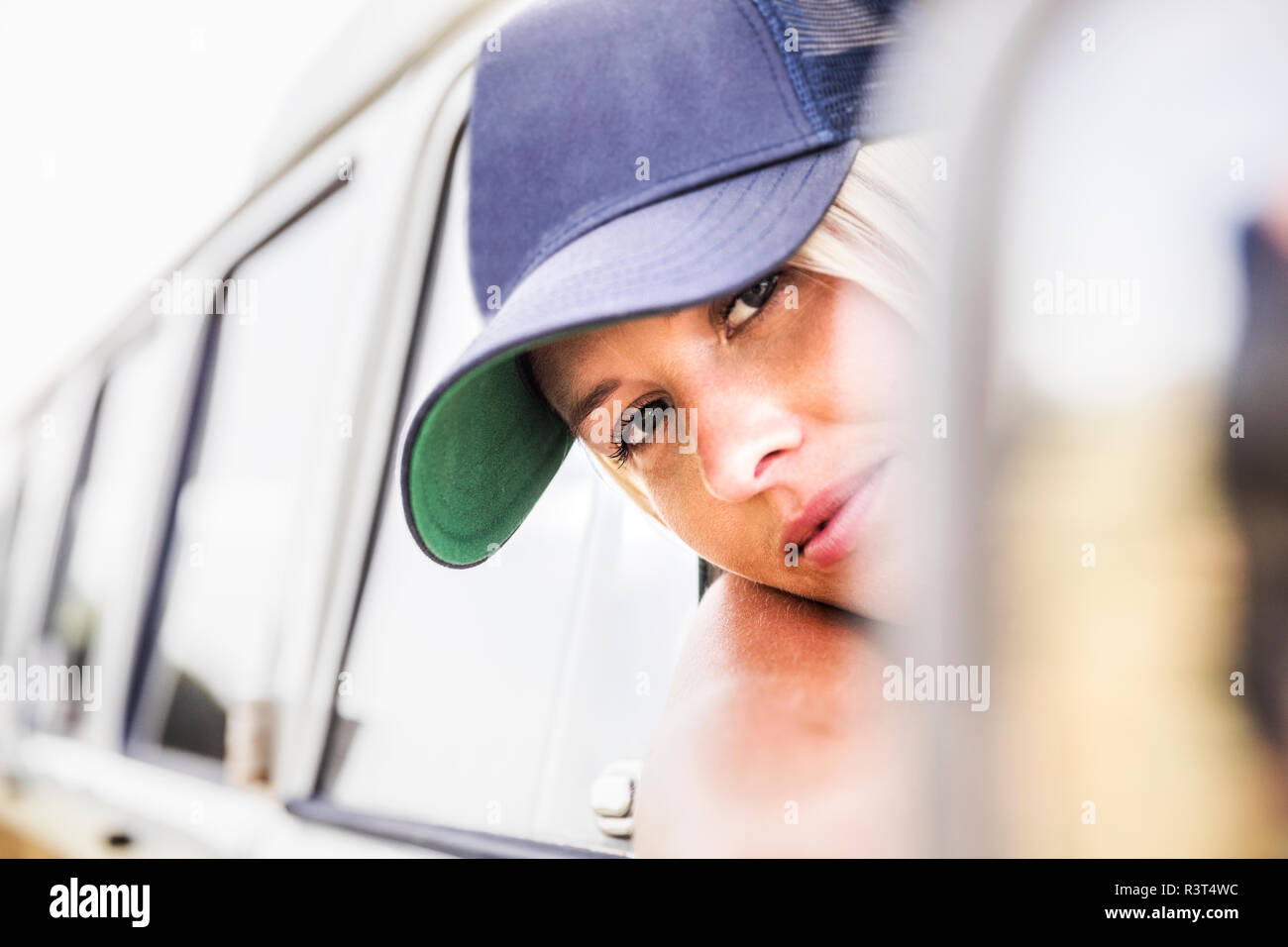 Getting out of a vehicle hi-res stock photography and images - Alamy