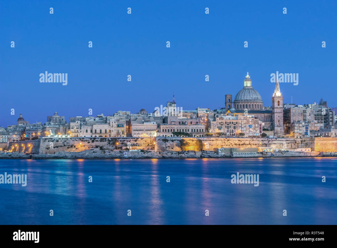 Malta, Valletta, Historic Skyline at Dusk Stock Photo - Alamy