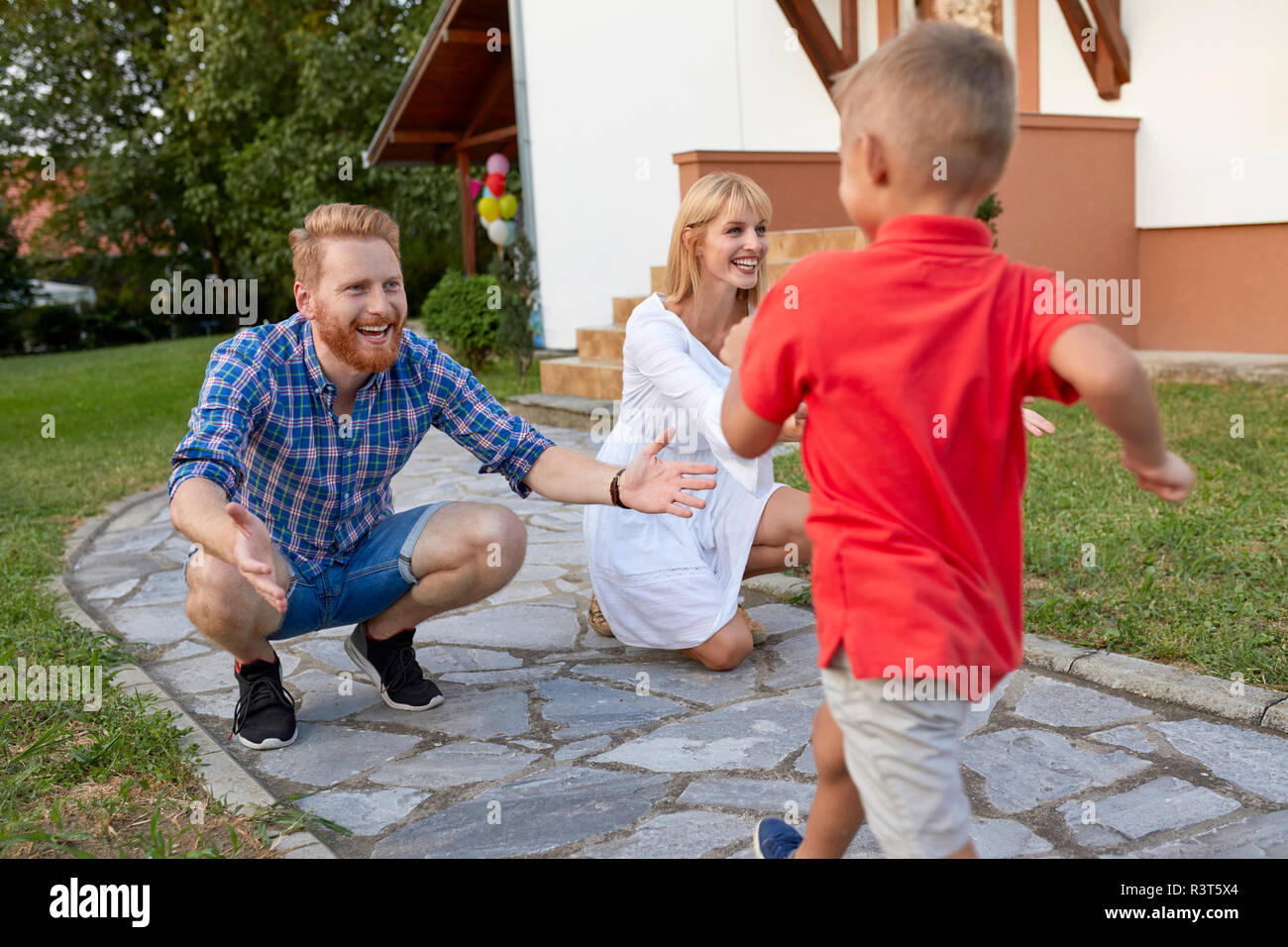Kids running on track hi-res stock photography and images - Alamy