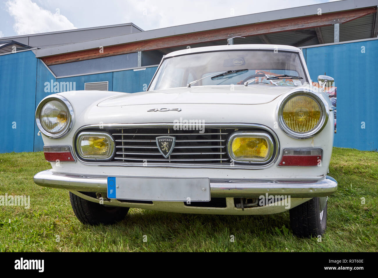 Peugeot 404 hi-res stock photography and images - Alamy
