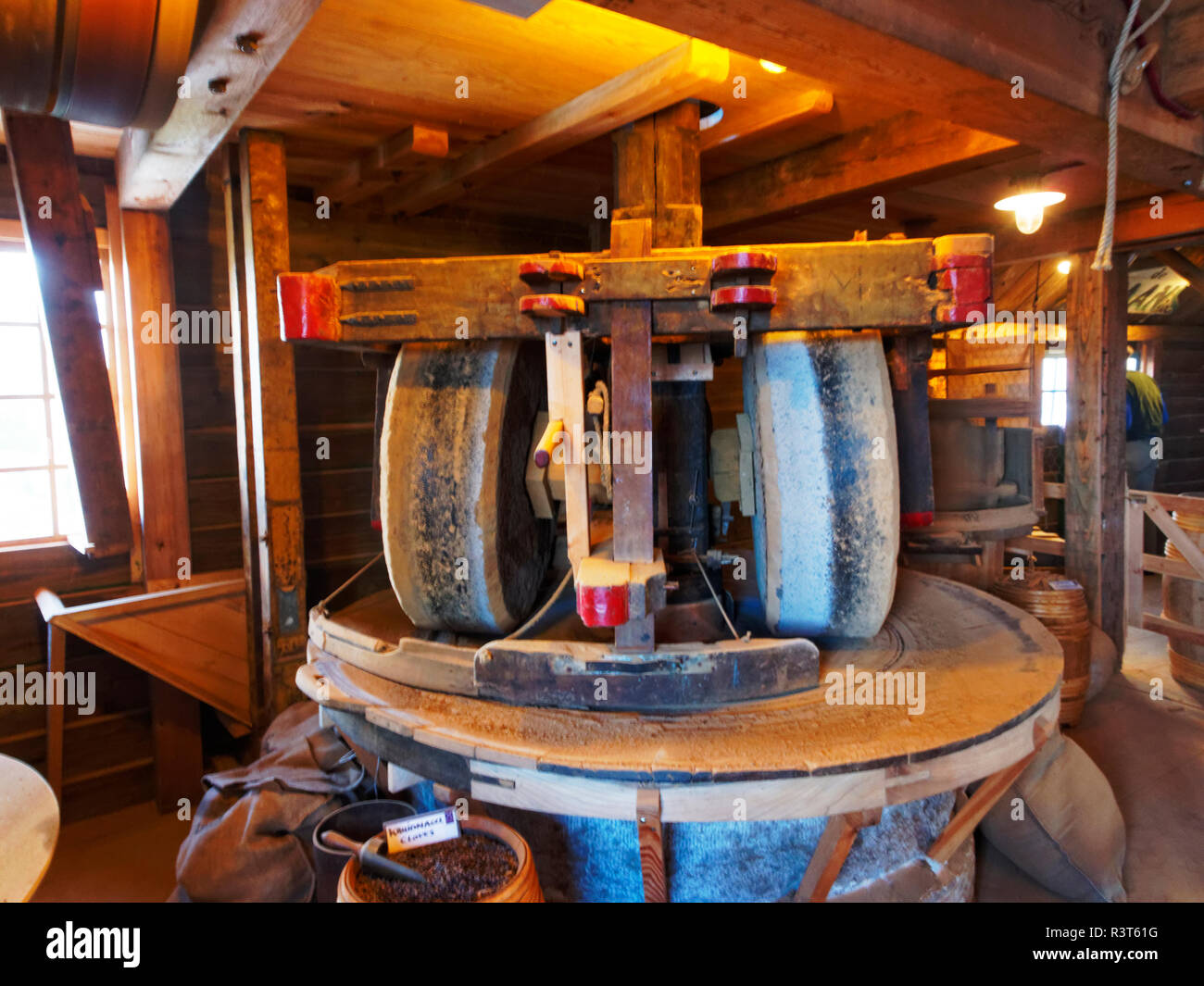 Netherlands, Zaandam, windmill, Grindstones, Brown Chicken Scenes from ...