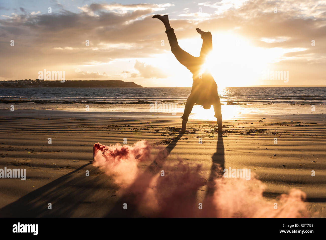 Man doing handstands hi-res stock photography and images - Alamy