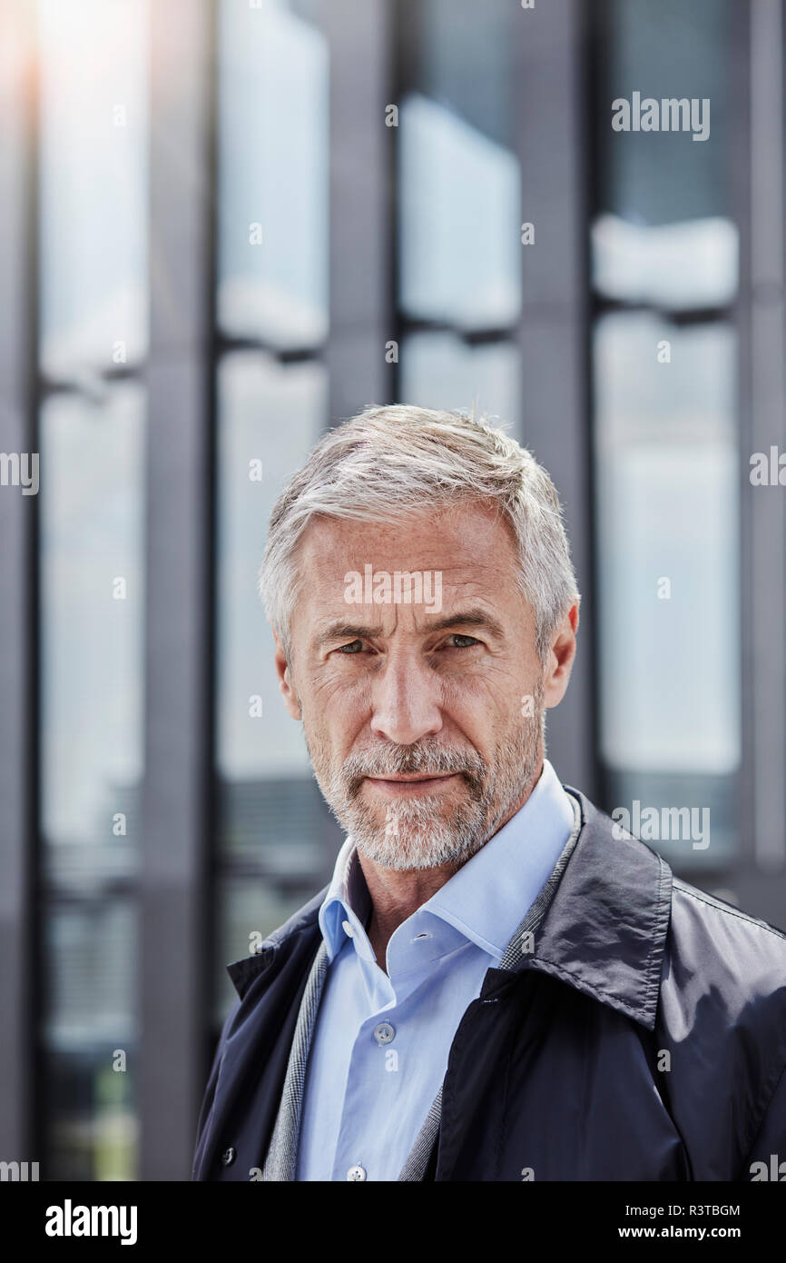 Grey businessman hi-res stock photography and images - Alamy
