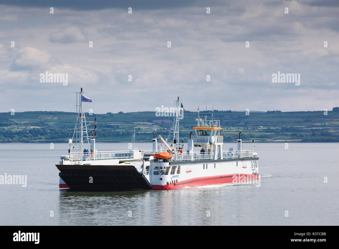 Ireland, County Clare, Killimer, Shannon River ferry, Killmer-Tarbert ...